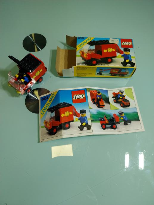 Lego set 6624 Legoland delivery truck