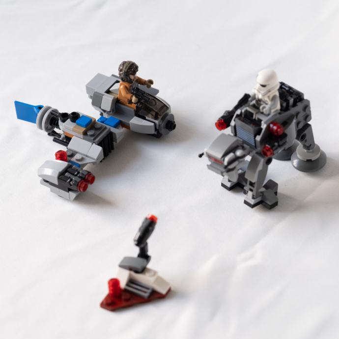 LEGO Star Wars - 75195 - Ski Speeder vs. First Order Walker Microfight