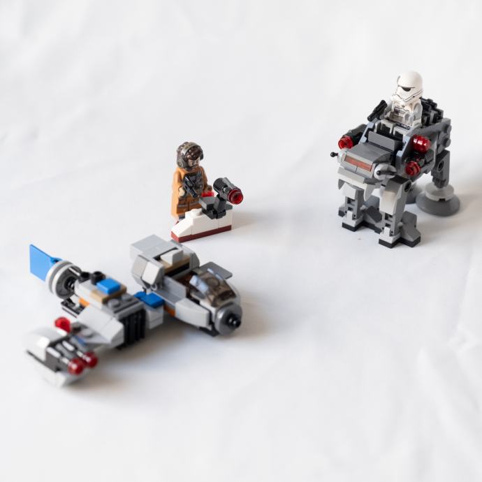 LEGO Star Wars - 75195 - Ski Speeder vs. First Order Walker Microfight