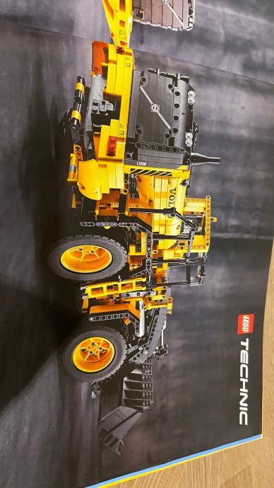Lego Technic 42030 Volvo L350F Wheel Loader