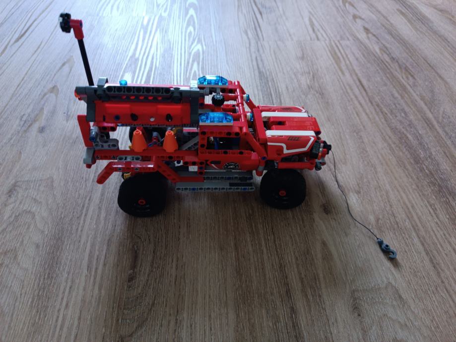 Lego technic 42075 First responder