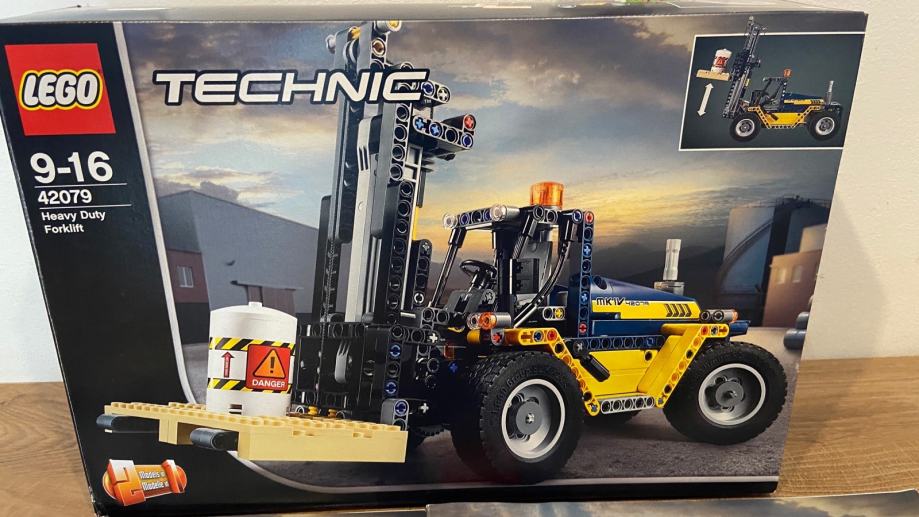 Lego Technic 42079 Heavy Duty Forklift