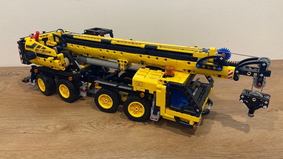 Lego Technic 42108 Mobile Crane