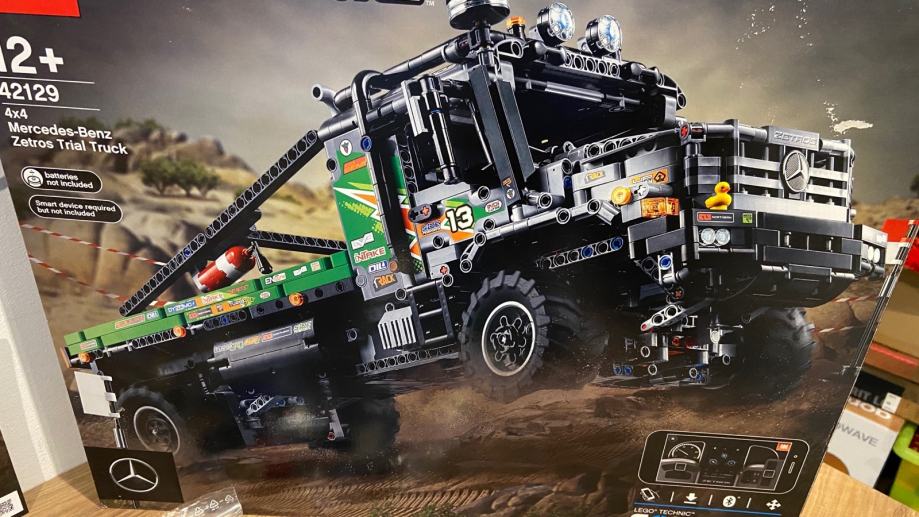 Lego Technic 42129 4x4 Mercedes-Benz Zetros Trial Truck