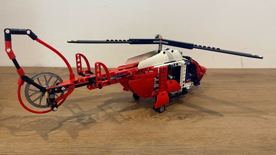 LEGO Technic 8068 Rescue Helicopter