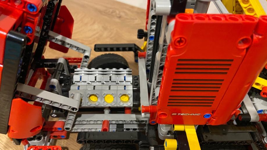 LEGO Technic 8258 Crane Truck