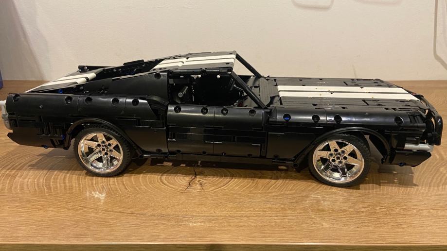 Lego Technic Ford Mustang Fastback 1:10