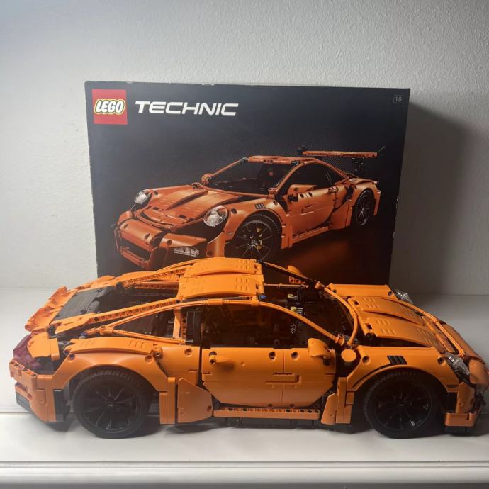 LEGO TECHNIC: Porsche 911 GT3 RS W/ Box