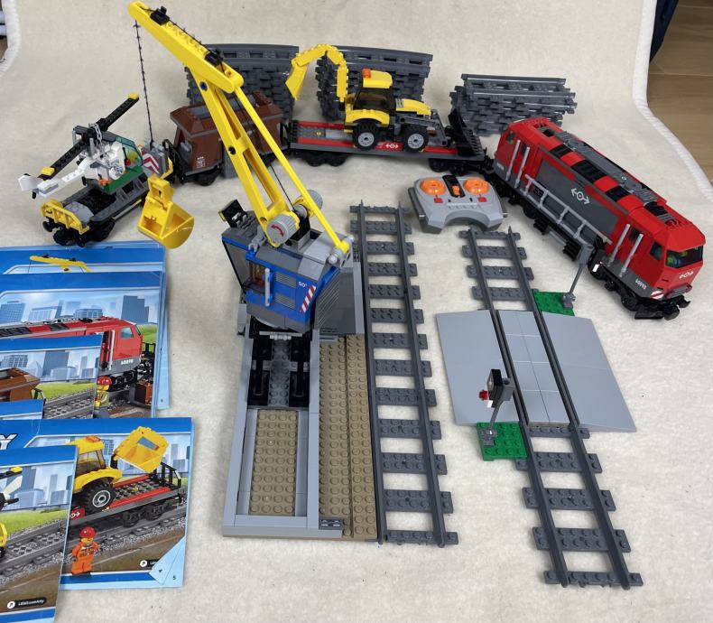 Lego tovorni vlak - komplet 60098 - Heavy-Haul Train