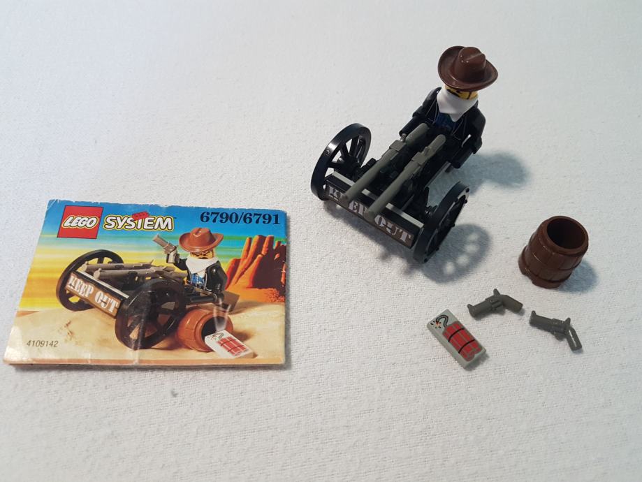 LEGO Western 6790 Bandit with Gun 1997