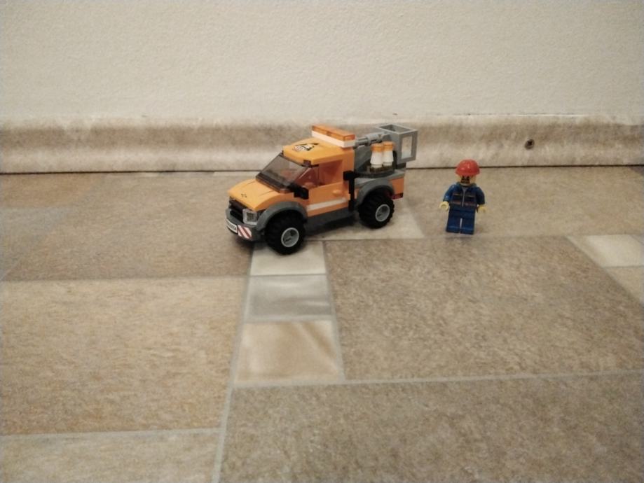 Prodam servisni avto lego 60054