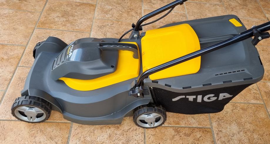 STIGA COLLECTOR 39E 1400W Električna vrtna kosilnica