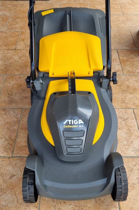 STIGA COLLECTOR 39E 1400W Električna vrtna kosilnica
