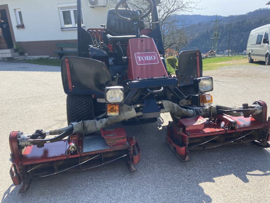 Traktorska kosilnica Toro Reelmaster 335D
