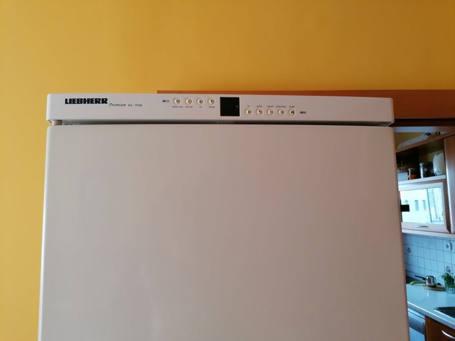 Kombinirani prostostoječ hladilnik Liebherr - No Frost