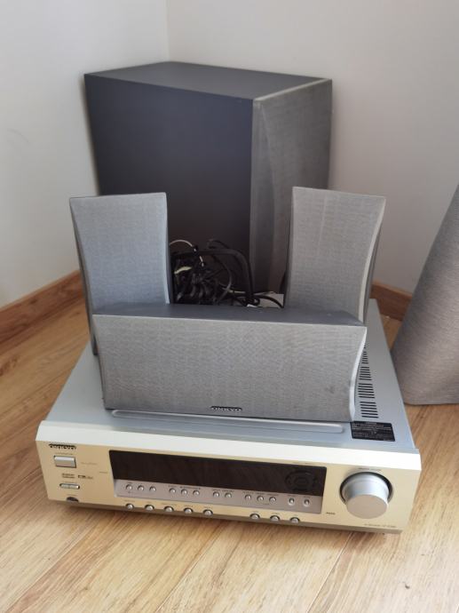 ONKYO AV RECEIVER HT-R340