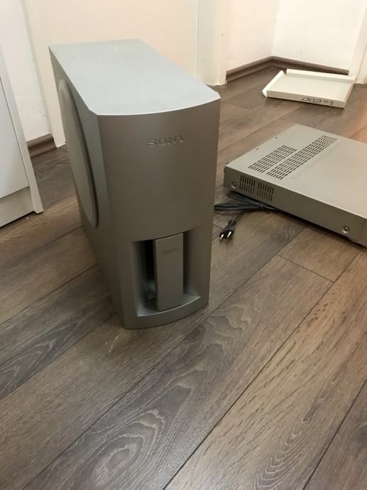 Zvočniki Sony, Bass Reflex Sub Woofer SS-WS300 + 5 x satelit TS300