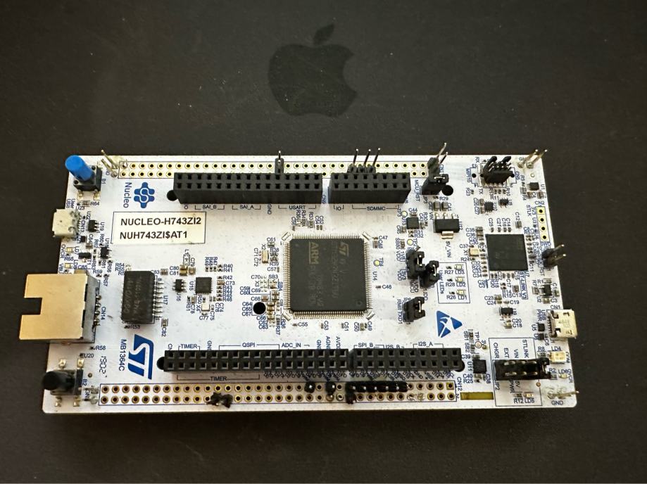 STM32 Nucleo-H743ZI2 mikrokrmilnik