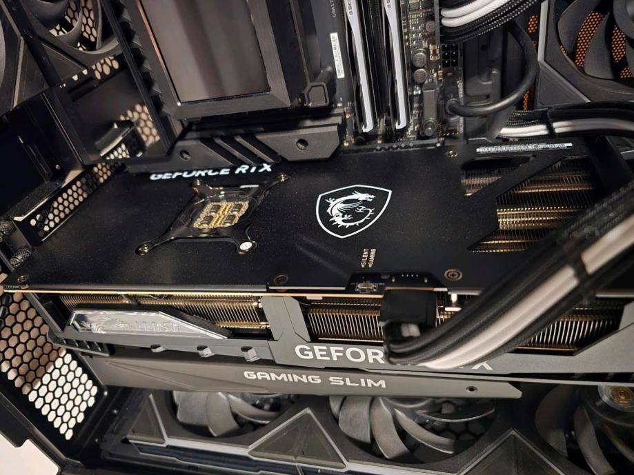 MSI GeForce RTX 4090 Gaming X Slim 24GB - Grafična kartica