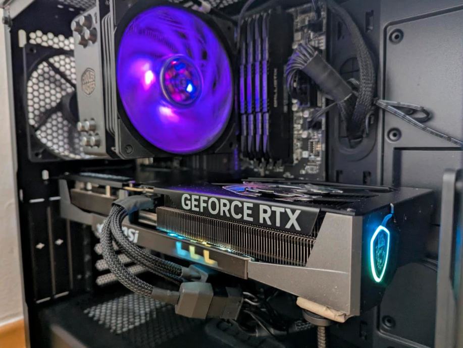 MSI GeForce RTX 5070 Ti Gaming Trio OC Plus — v odličnem stanju