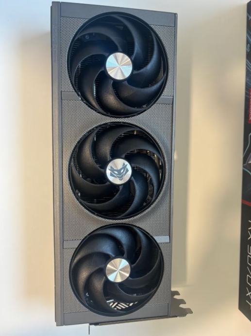 Sapphire RX 9070 XT Nitro+