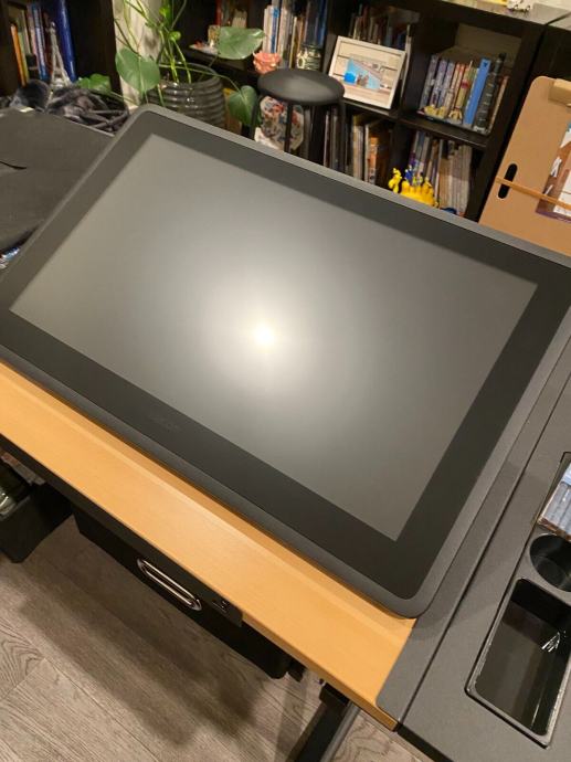 Wacom Cintiq 22 Creative Pen Display Tablet DTK2260K0A 2019, otvorena