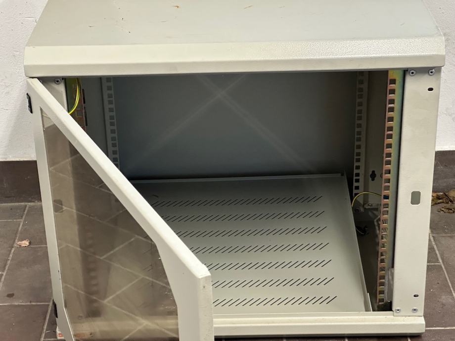 Komunikacijska, rack omara 9U