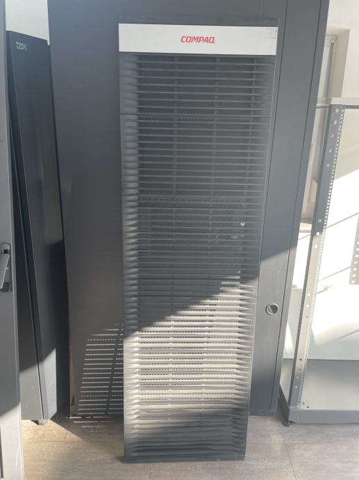 Omara za strežnik, server rack Compaq 42u 84-H9A15-MF, EA2005