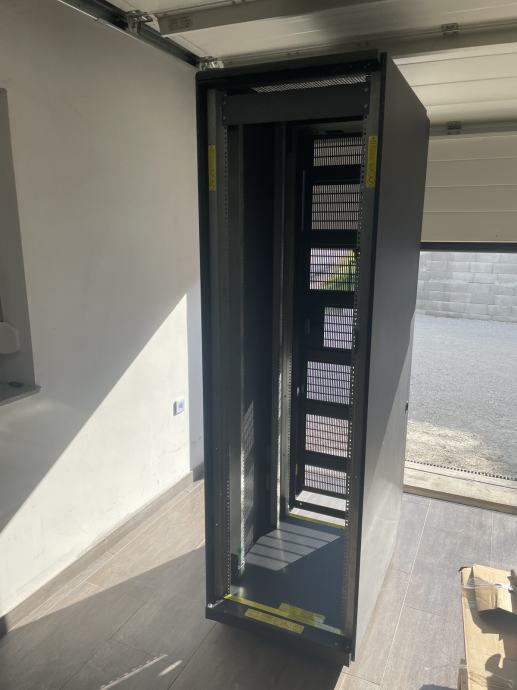 Omara za strežnik, server rack Compaq 42u 84-H9A15-MF, EA2005