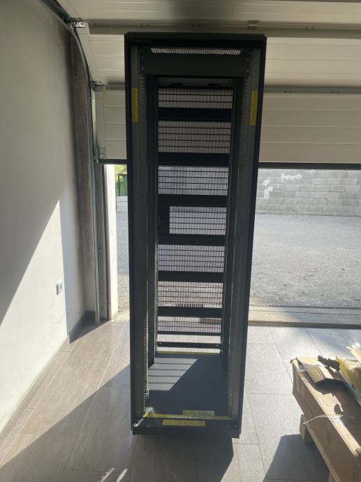 Omara za strežnik, server rack Compaq 42u 84-H9A15-MF, EA2005