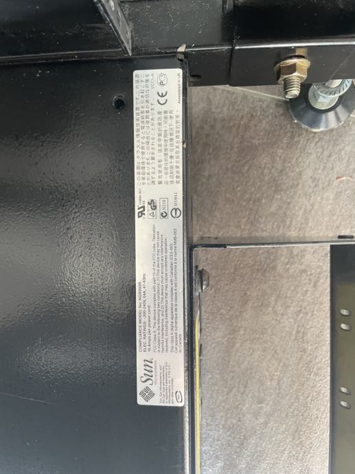 Omara za strežnik, server Sun, Sun Rack 900, brez stranic