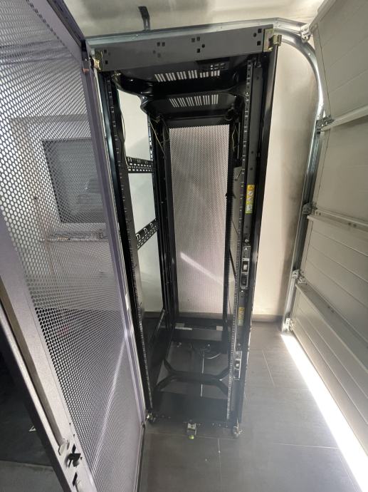 Omara za strežnik, server Sun, Sun Rack 900