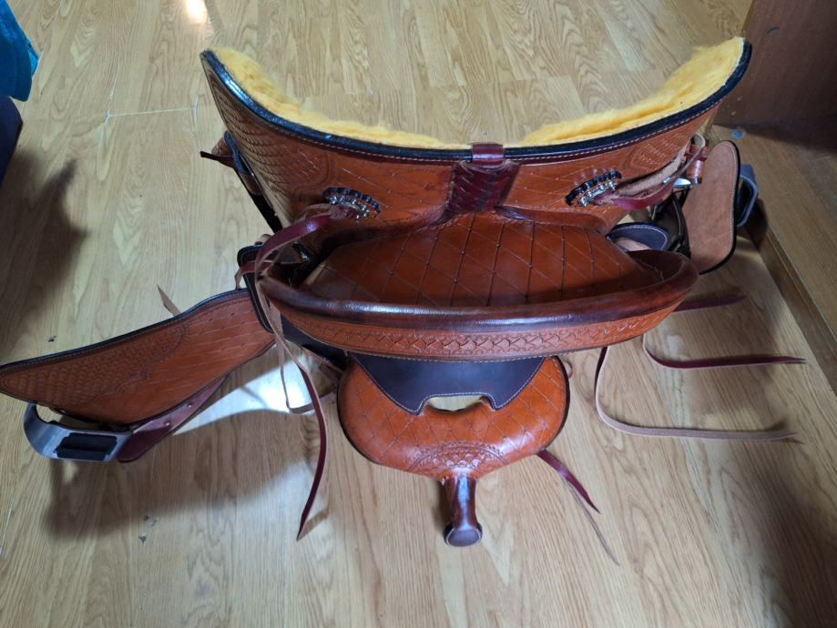 Novo western sedlo