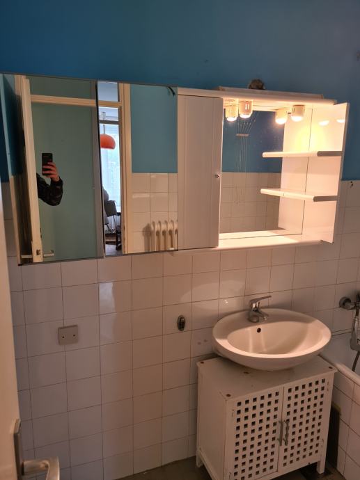Kopalnica omare z ogledalom