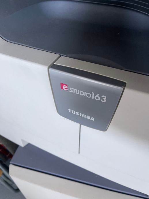 Toshiba e.studio 163 s podstavkom