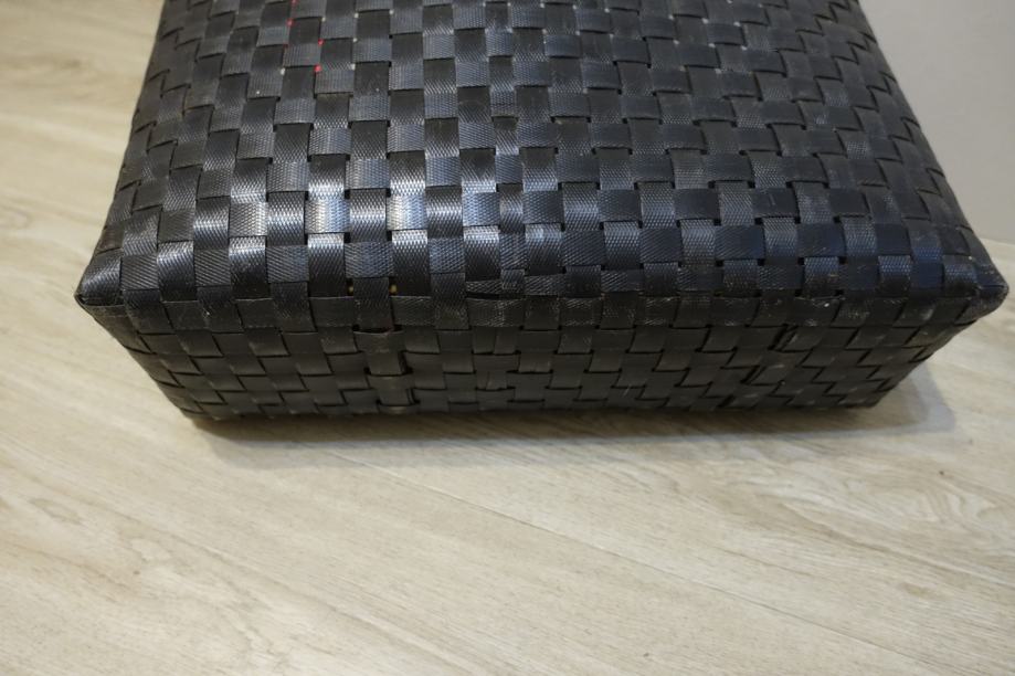 Cekar iz umetnega materiala 46 x 15 x 31 cm