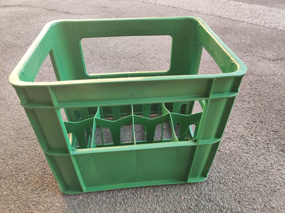 Močan plastičen zaboj za steklenice
