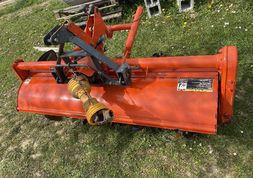 Freza Kubota na srpaste noze