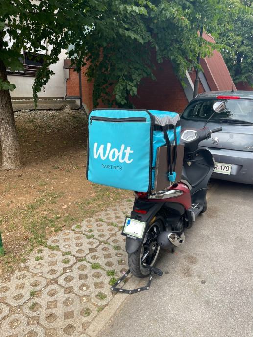 Nosilec za WOLT / GLOVO torbo