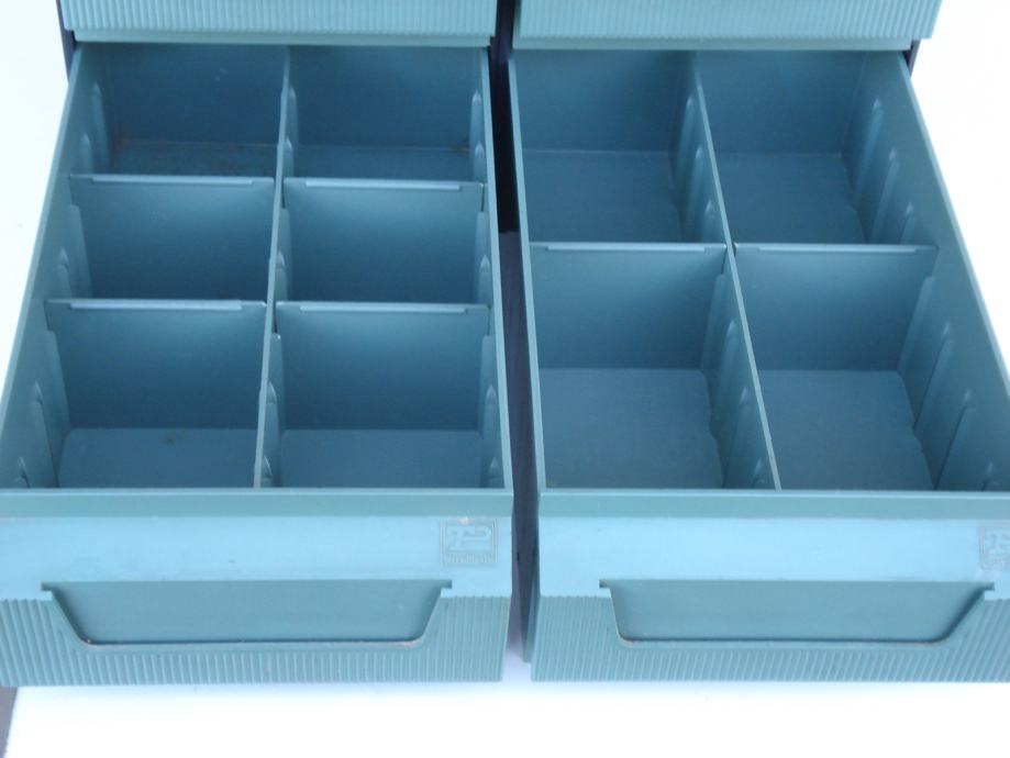 PREDALNIK ZA ORODJE,VIJAKE,ITD,