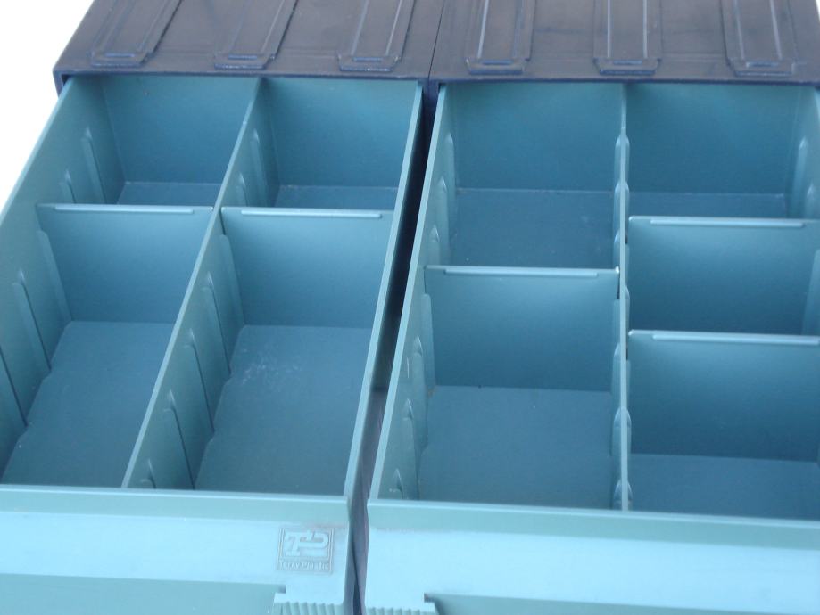 PREDALNIK ZA ORODJE,VIJAKE,ITD,