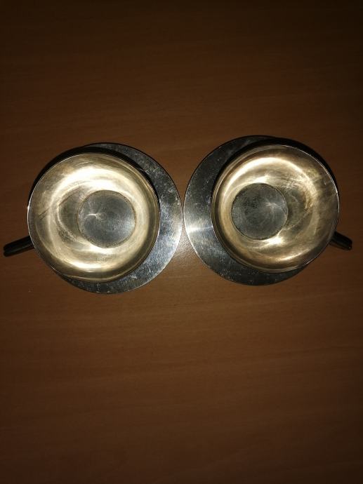 Dve stari kovinski skodelici,z krožniki RETRO