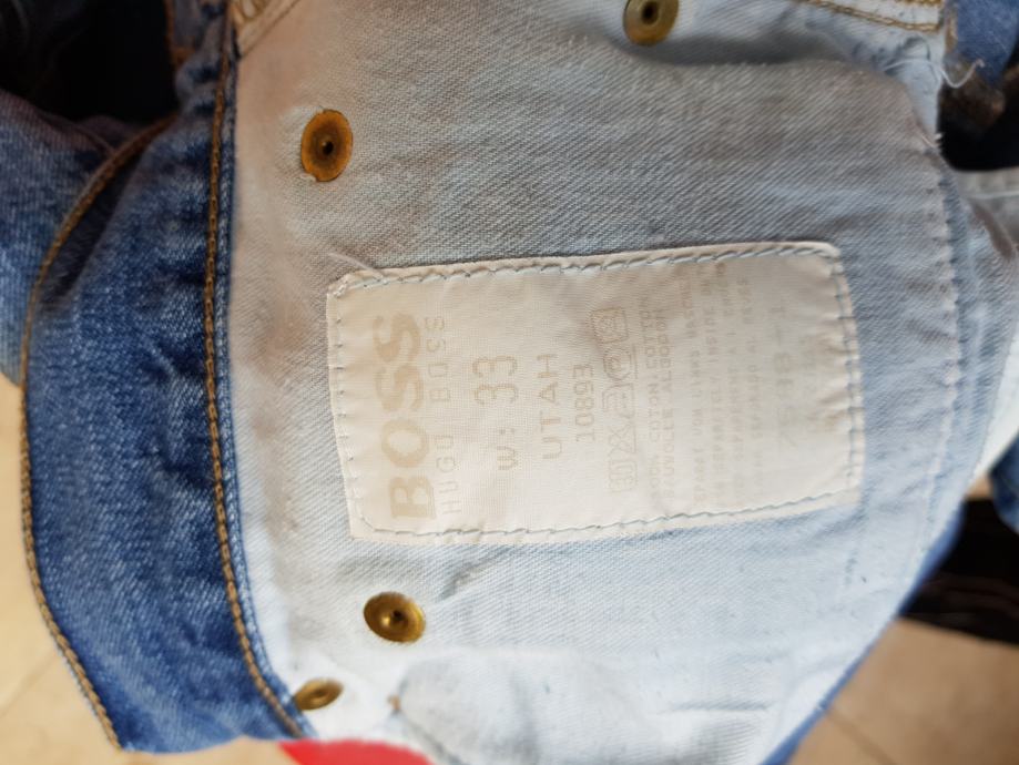 HUGO BOSS ORIGINAL KRATKE JEANS HLAČE 33/S
