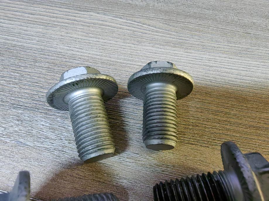 BMW vijak za volan M12 in M14 Hex Bolt