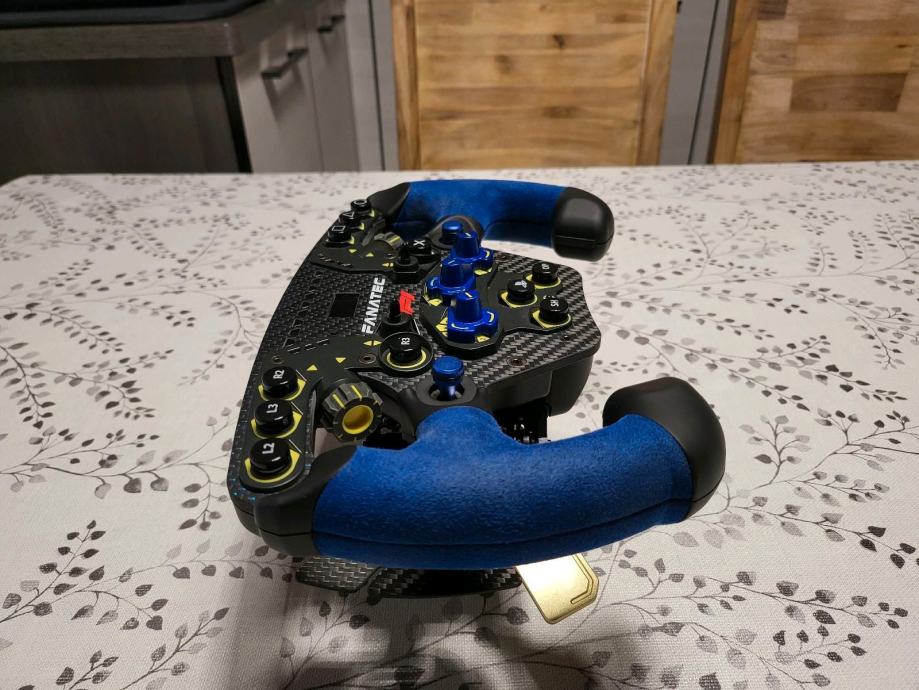Fanatec Podium F1 Racing Wheel + Fanatec ClubSport CSP V3 pedali
