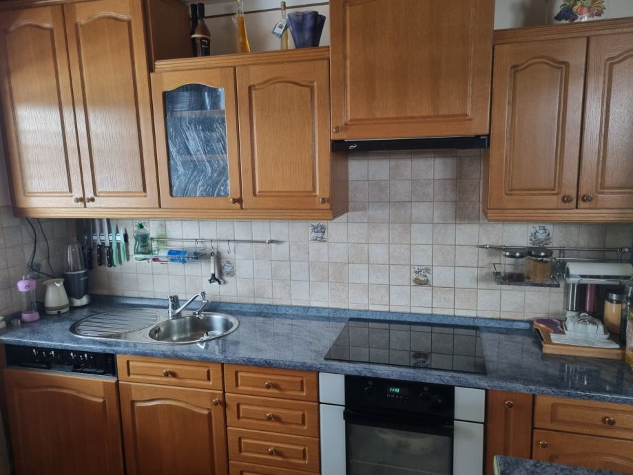 Kuhinja - odlično ohranjena * ugodno