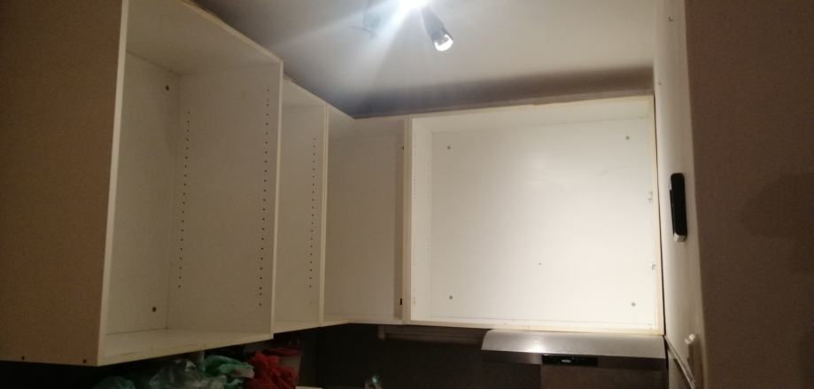 Viseče omarice - kuhinja