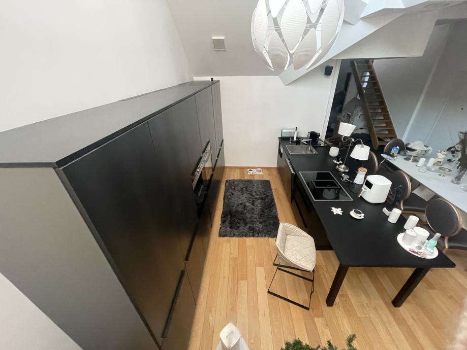 Kuhinja z aparati Siemens