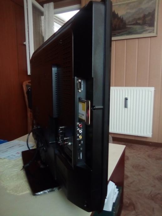 LCD televizor znamke SHARP HDMI