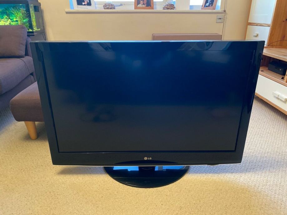 LCDTV LG 42LH3000 z muiltimedijskim predvajalnikom
